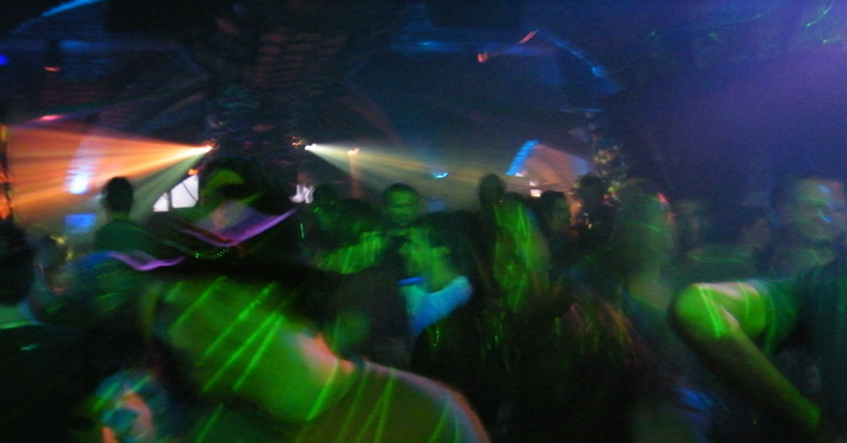 Sesso e rave a Kiev: le notti proibite per "scordare la guerra". Ma ...