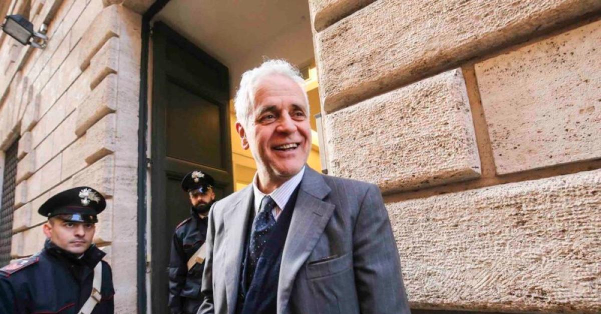 Roberto Formigoni lascia i domiciliari e sale in cattedra: insegnerà ...