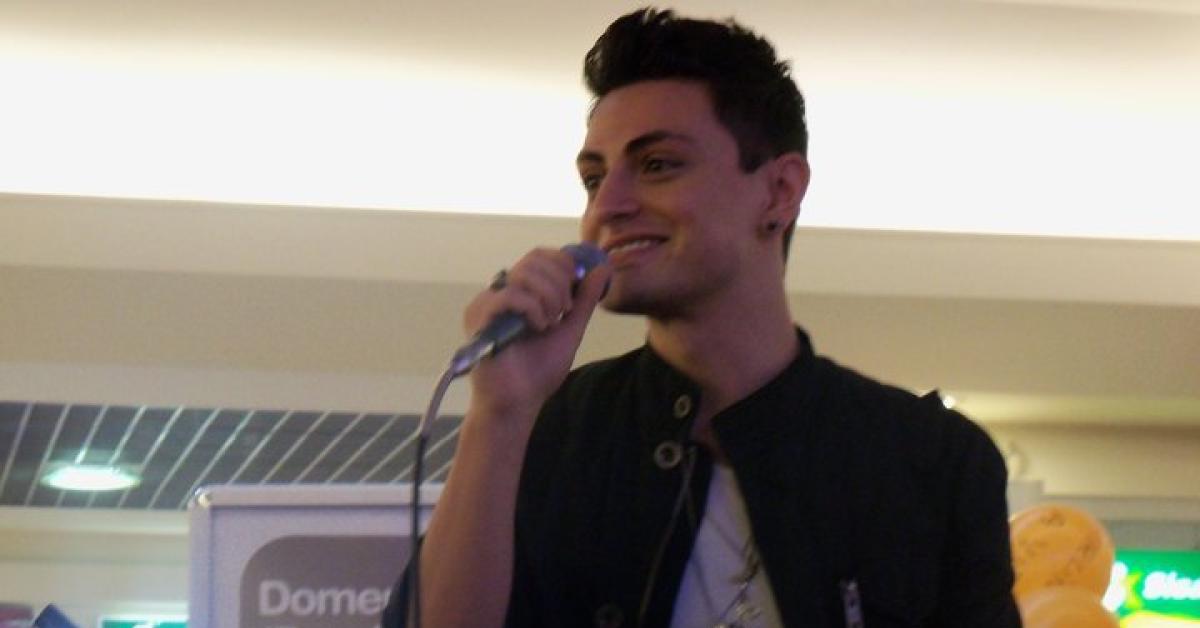 Virginio Simonelli, chi è il cantante: età, altezza, peso, fidanzata ...