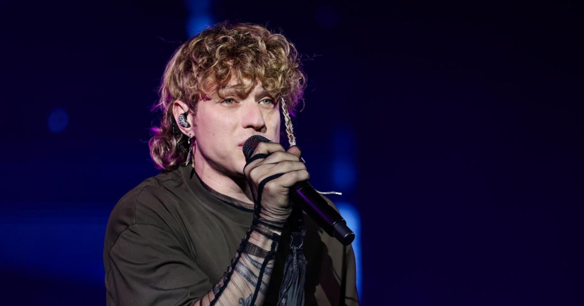 Irama, chi è: età, altezza, carriera, canzoni, fidanzata e vita privata ...