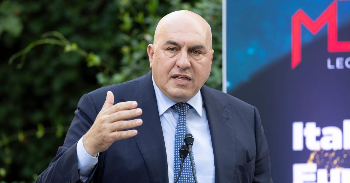 Crosetto: "Gruppi di magistrati contro il governo", L’Anm: "Fake news", Pd: "Infondati complotti ...