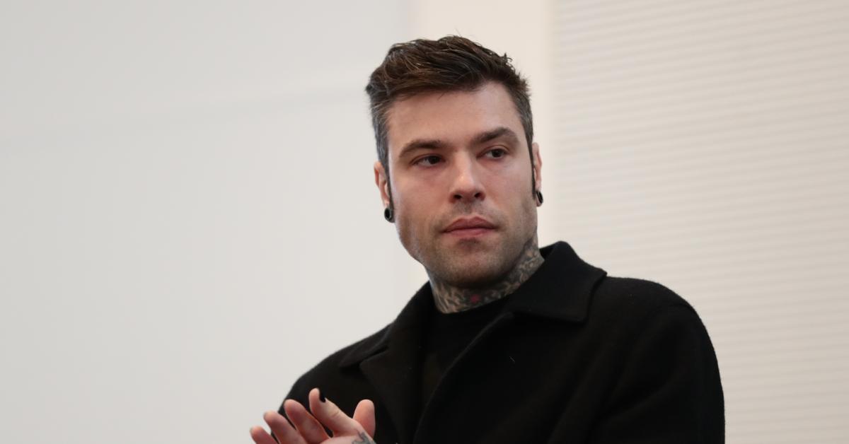 Fedez: "Ho perso la verginità con una prostituta, 15 euro per il primo ...