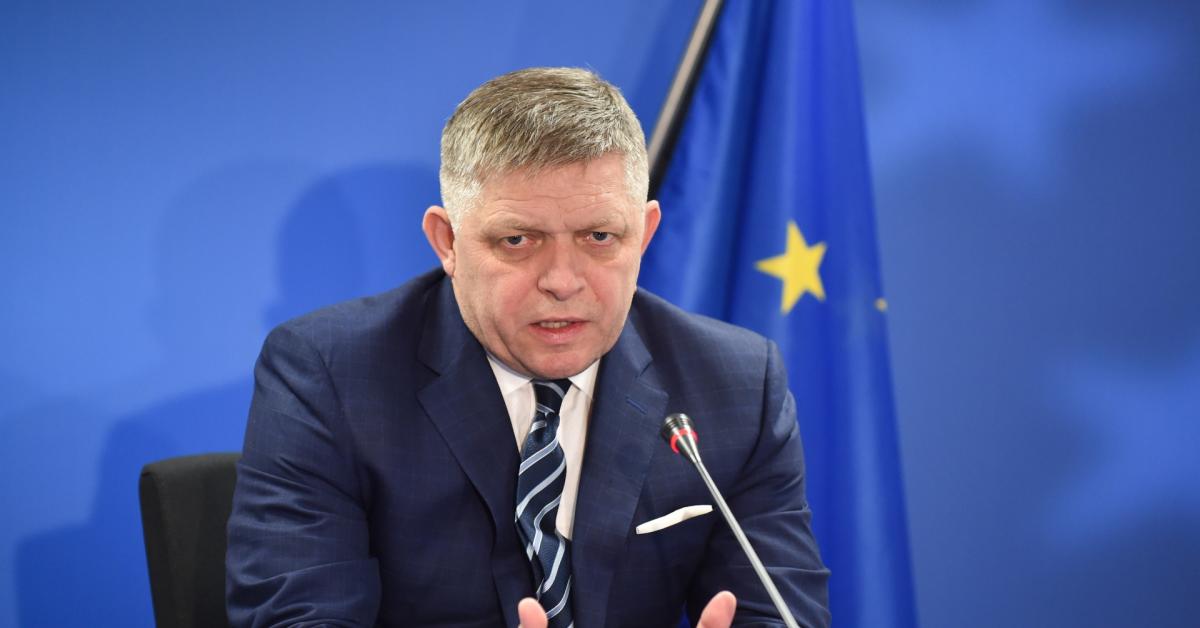 Robert Fico, chi è il premier slovacco aggredito: i 4 mandati, 'no-vax ...