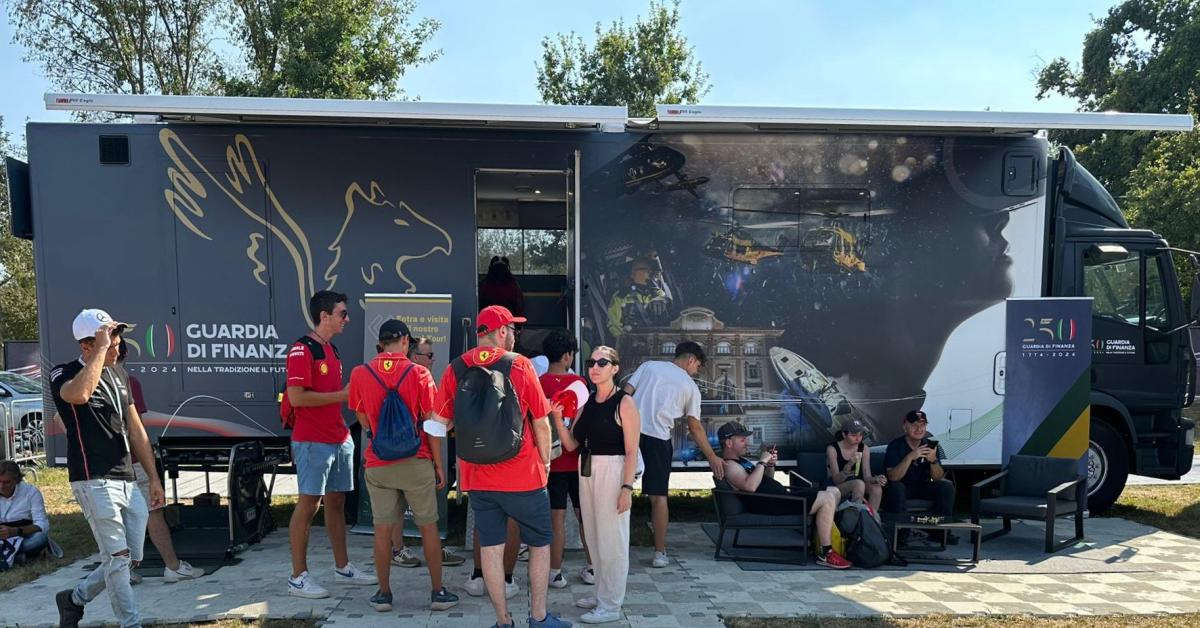 La Guardia di Finanza per i suoi 250 anni partecipa alla Formula 1 Gran ...