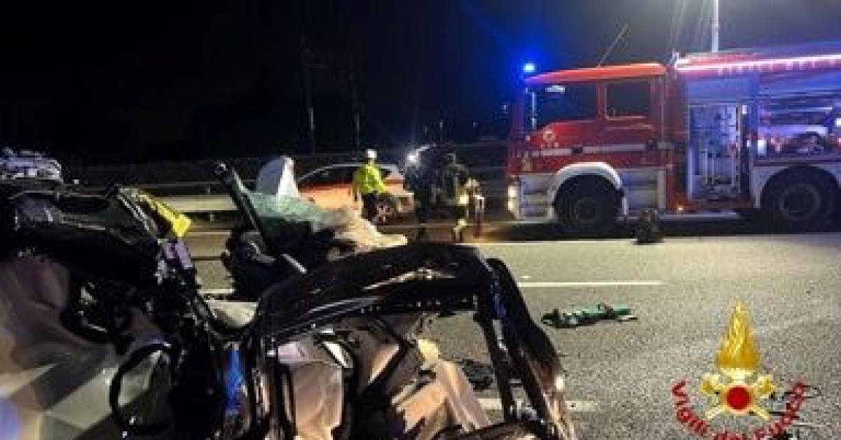 Morte Emilio Petrone, le immagini dell’auto distrutta nel drammatico ...