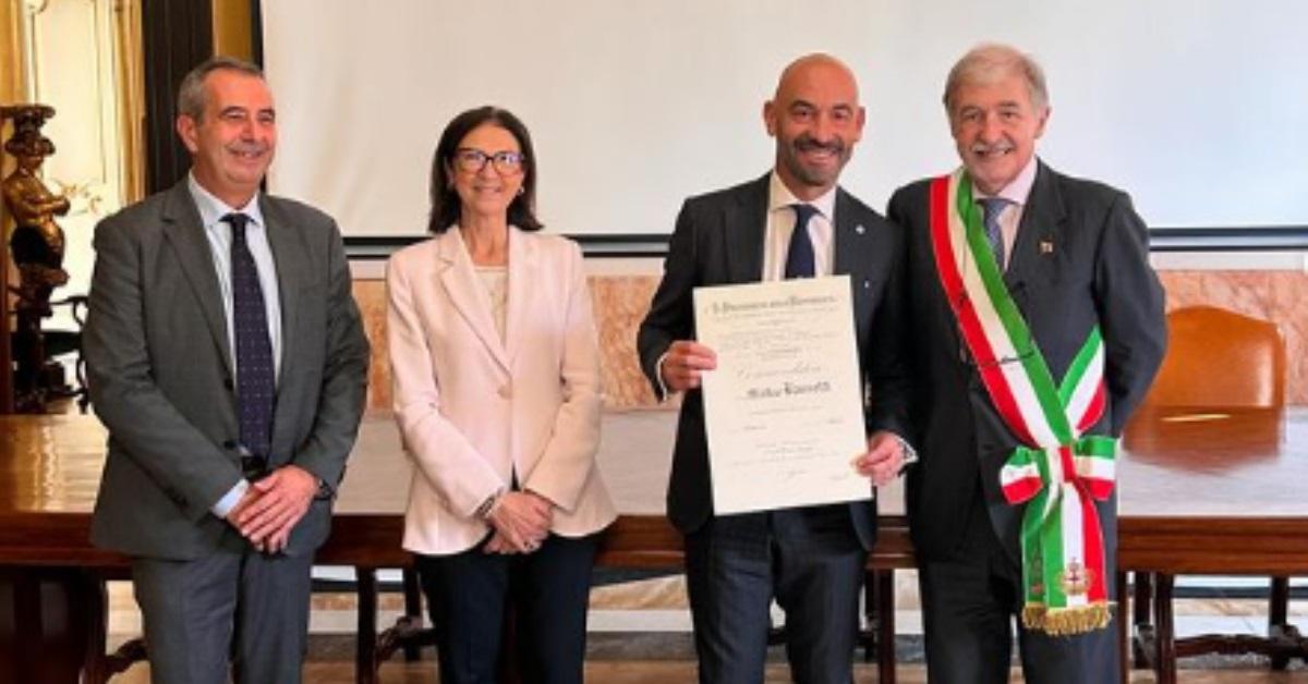 La "virostar" Bassetti nominata anche commendatore della Repubblica ...