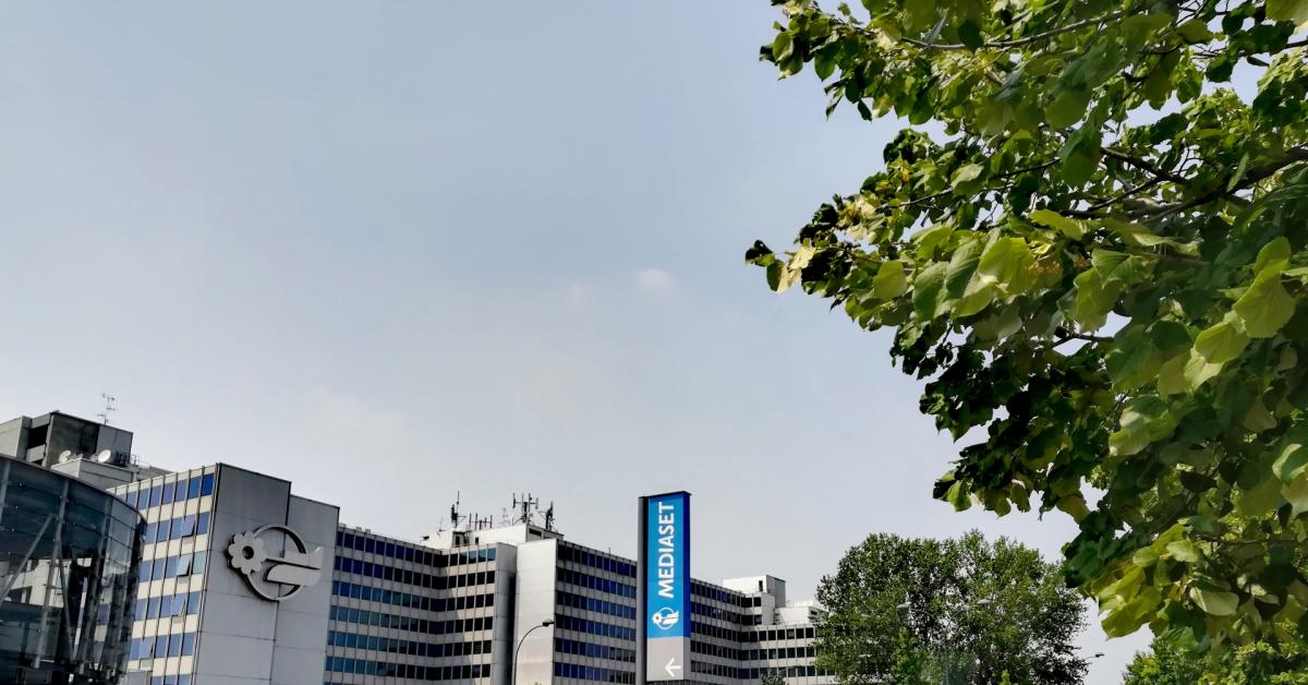 Mediaset, sede operativa di Viale Europa venduta per €52 mln da ...