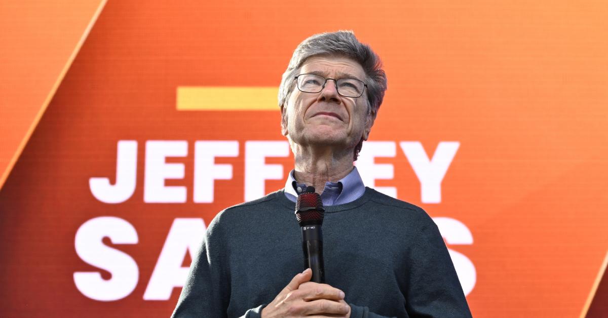 Il memorabile, lapidario giudizio del Professor Jeffrey Sachs: “Donald Trump non ha la più ...