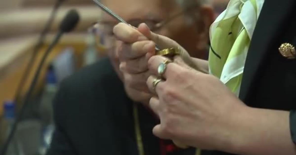 Conclave, annullato Anello del Pescatore e rotti sigilli di Bergoglio ...