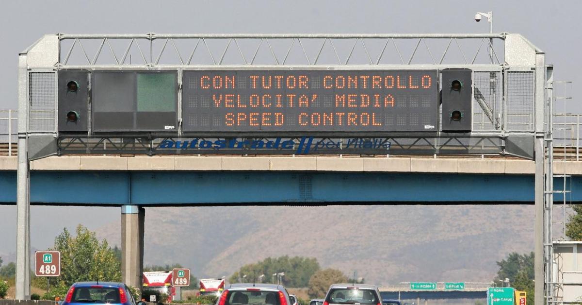 Nuovi tutor 3.0 sulle autostrade, installati su 26 tratte, ora rilevamento velocità media più ...
