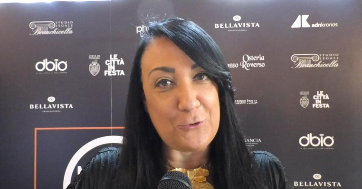Stilista Azar: "Nella mia collezione 24 abiti spettacolari fatti a mano ...