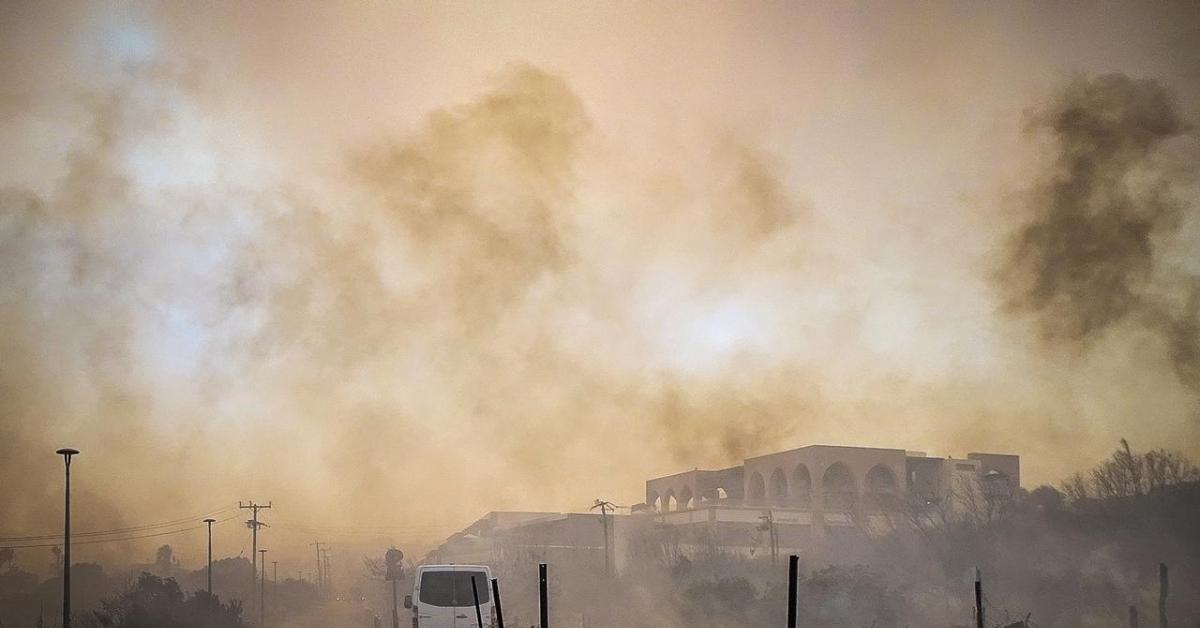 Caldo record in Grecia, incendi a Rodi: turisti in fuga - Il Giornale d ...
