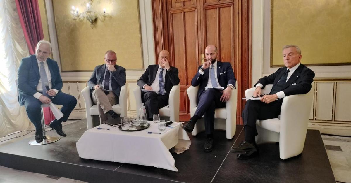 Colosimo (Corte Conti): "Bene arrivo Ryanair a R.Calabria, adesso ...