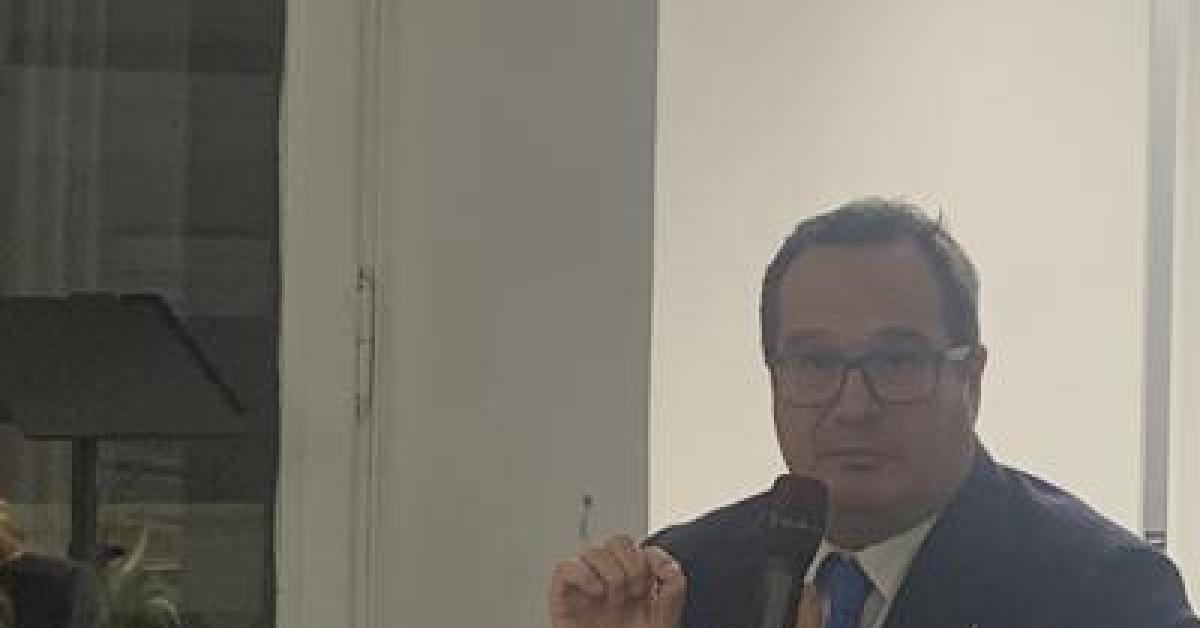 Durigon: "Salario minimo per legge a 9 euro è imposizione al basso, la ...