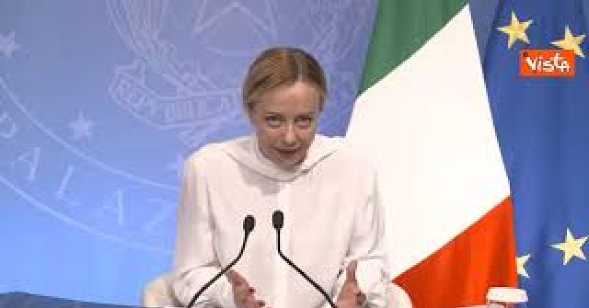 Meloni: Sono diventata secchiona perchè insicura e sottovalutata - Il ...