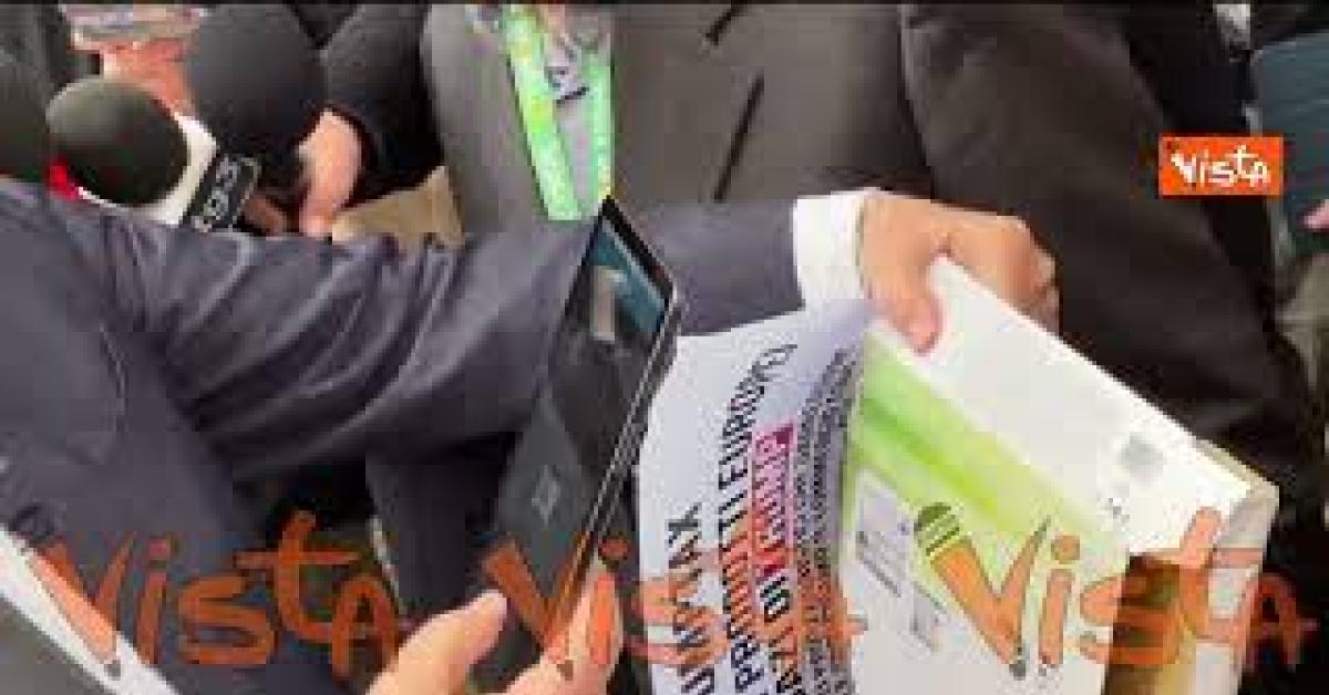 Bonelli e Fratoianni presentano l'App anti-Dazi Trumptax.eu, le ...