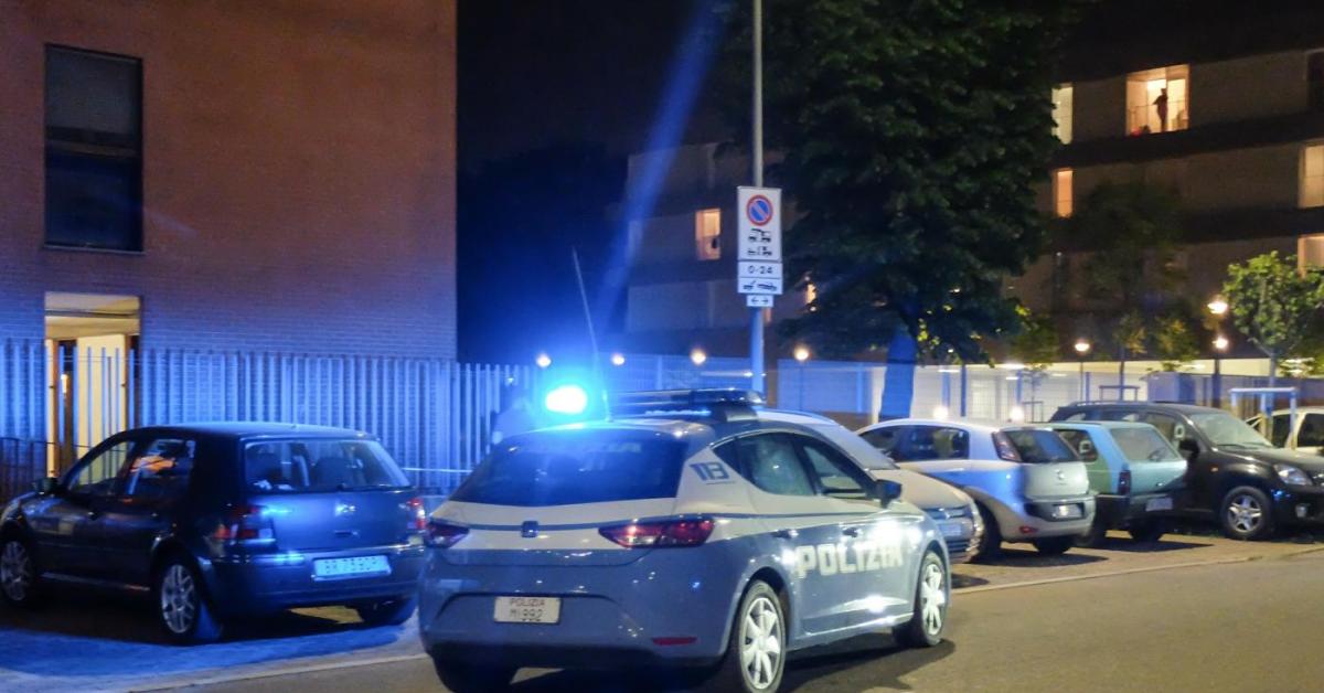Milano il ragazzo di 16 anni disabile ammanettato violentato e picchiato con un bastone dal ...