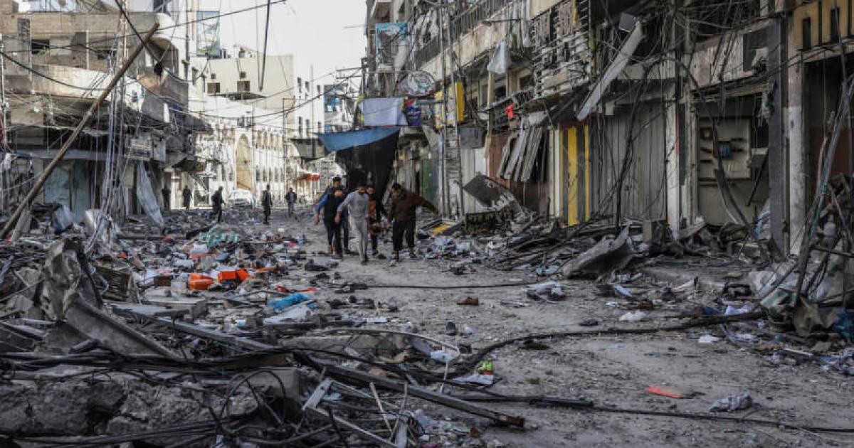 Gaza, raid israeliano su campo profughi Al-Maghazi, morte 70 persone ...