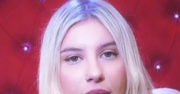 Rischio squalifica Grande Fratello Vip: Micol Incorvaia canta Faccetta ...