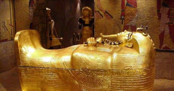 Tutankhamon, i 100 anni dalla scoperta della tomba. Il re fanciullo ...
