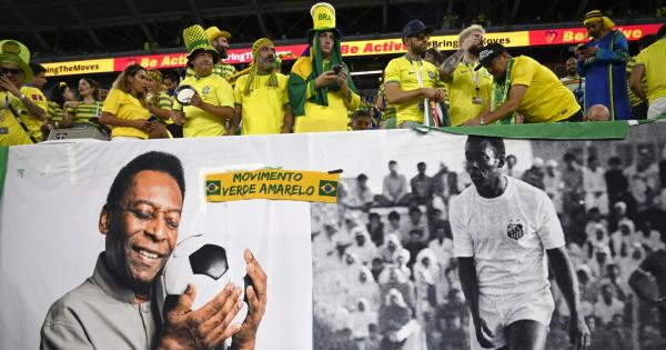 Addio a Pelé, morto il Re del calcio: era stato tre volte campione del ...