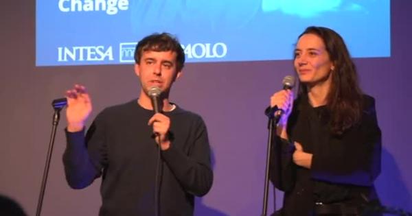 Lo stand-up comedian Luca Ravenna racconta il suo podcast Change - Il ...