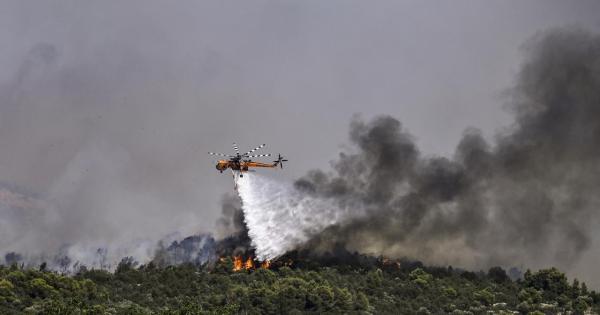 Rodi, incendi fuori controllo. Invio aerei speciali per rientro ...