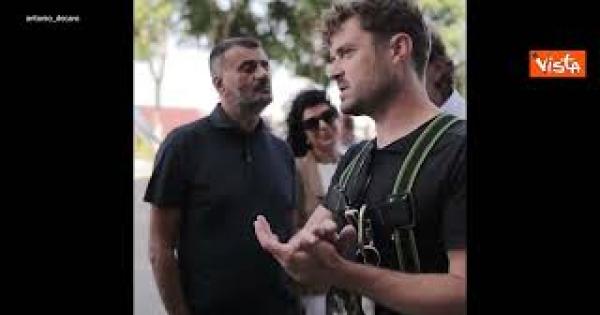 Decaro mostra i silos del porto di Bari dove nasceranno murales - Il Giornale d'Italia