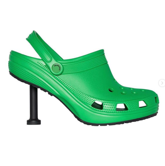Crocs con tacco, prezzo da capogiro per il nuovo must have dell'estate ...