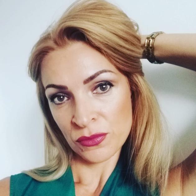 Camelia Mihailescu, chi è la moglie romena di Vannacci: amante degli ...