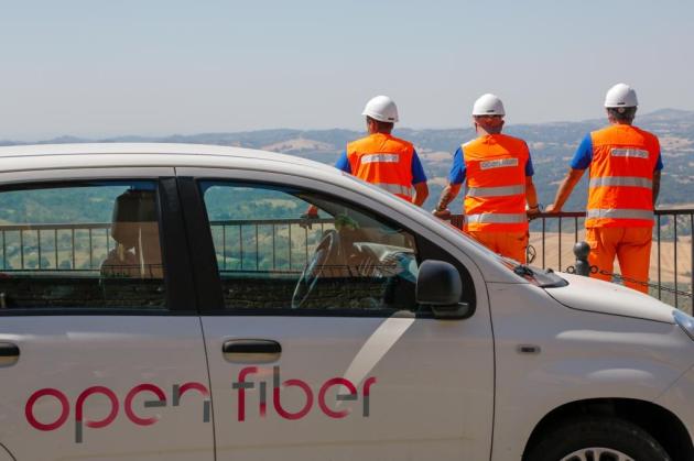 Open Fiber, la fibra ottica arriva in 4 comuni del salernitano ...